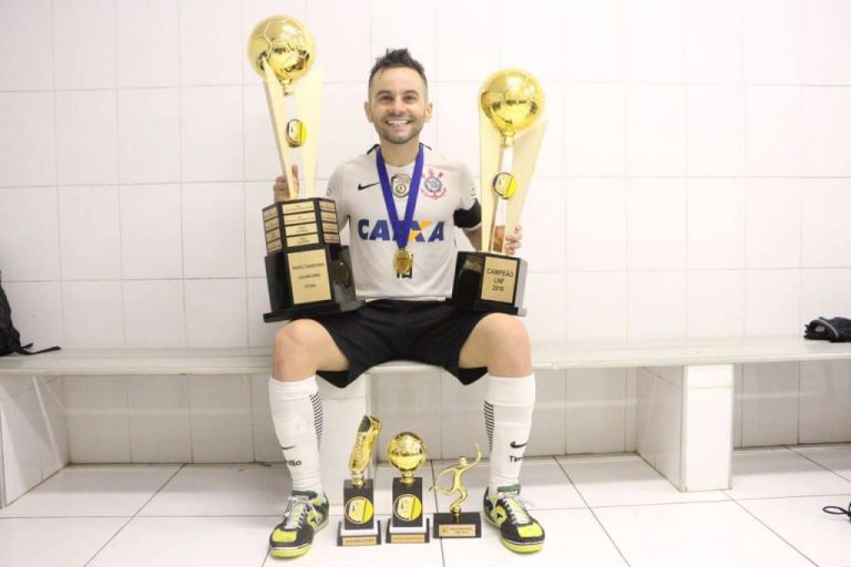 Pivô Deives está de volta ao Corinthians – LNF