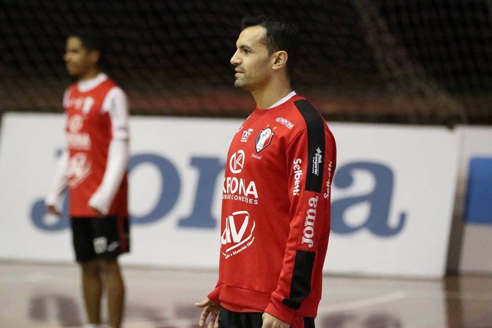 Fixo Junai anuncia aposentadoria após 20 anos em alto rendimento – LNF