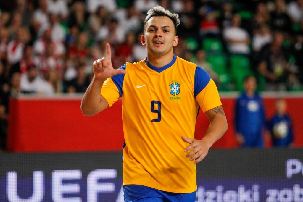 Rocha na briga por vaga no time – LNF