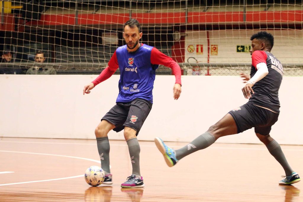 Grillo celebra retorno em momento importante para o Atlântico na LNF – LNF