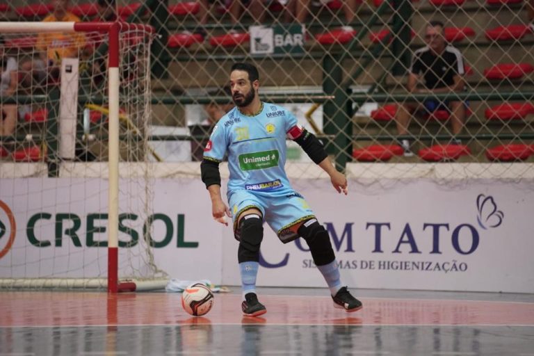 Elenco do Praia Clube dá início à temporada – LNF