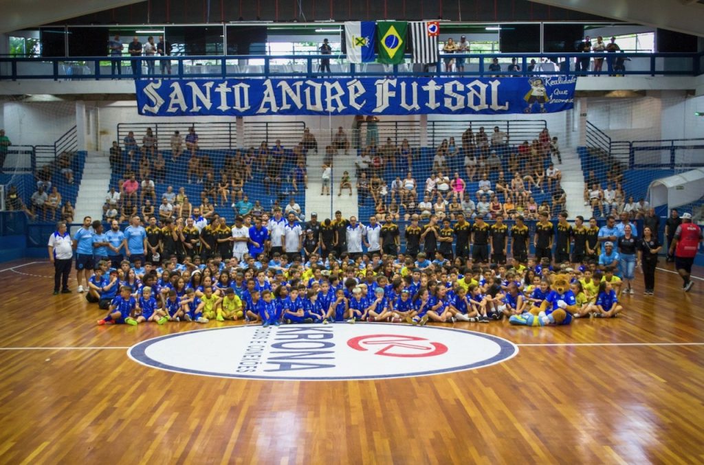 Santo André Intelli realiza apresentação oficial com elenco, base e ...