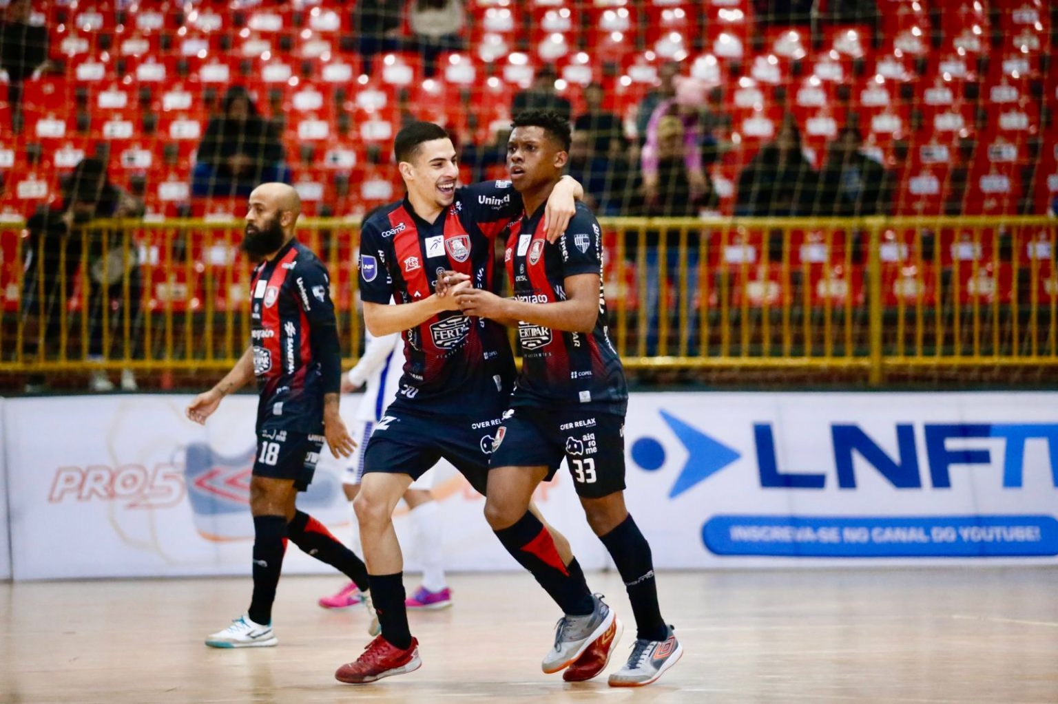 Invicto há cinco jogos, Campo Mourão vence Foz Cataratas e sobe na ...