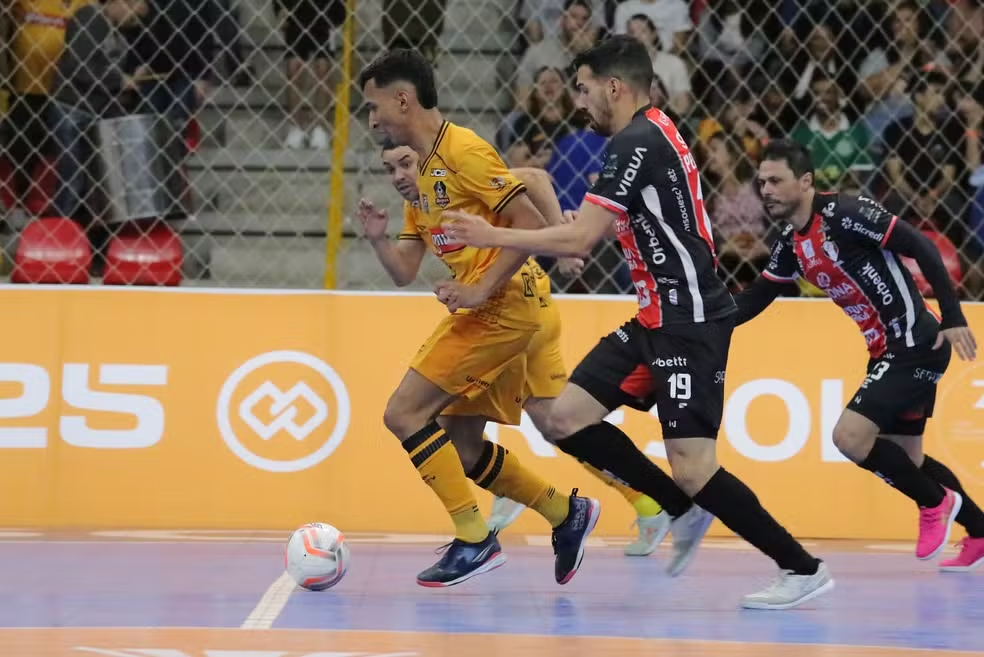 Definidos os confrontos das oitavas de final da LNF – LNF