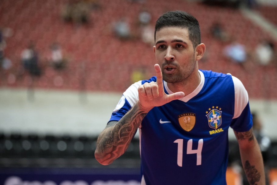 Felipe Valério celebra gol importante contra a Colômbia e projeta ...